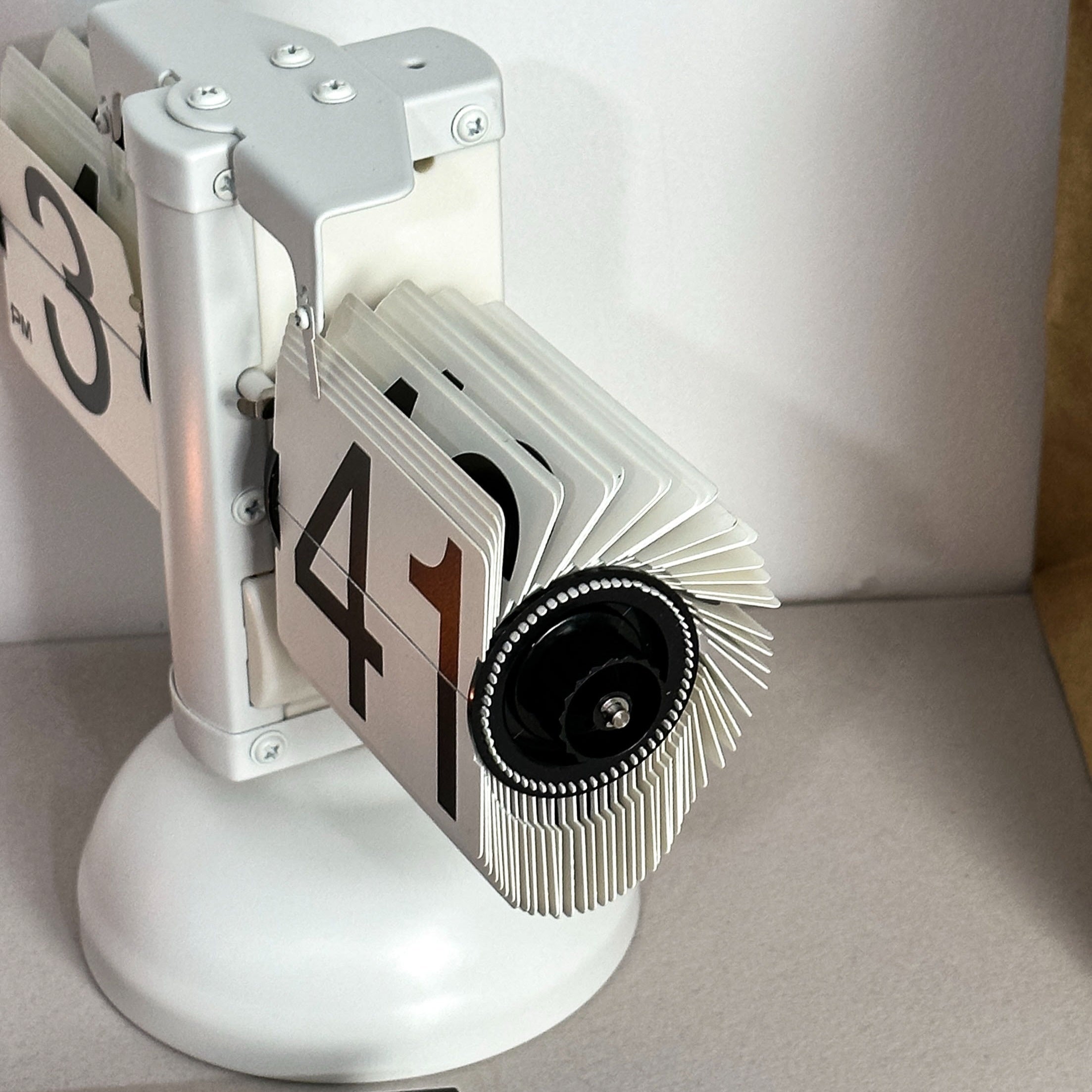 1pc White Stainless Steel Automatic Flip Page Clock, Unique Home ...